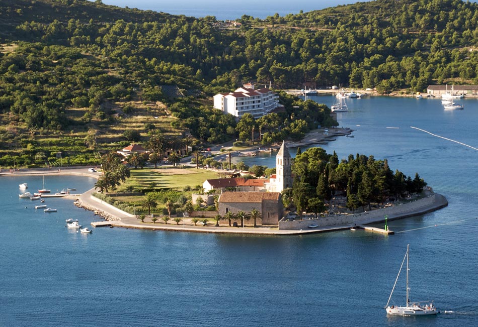 Day trips to the Blue & Green Caves from Vis Island.